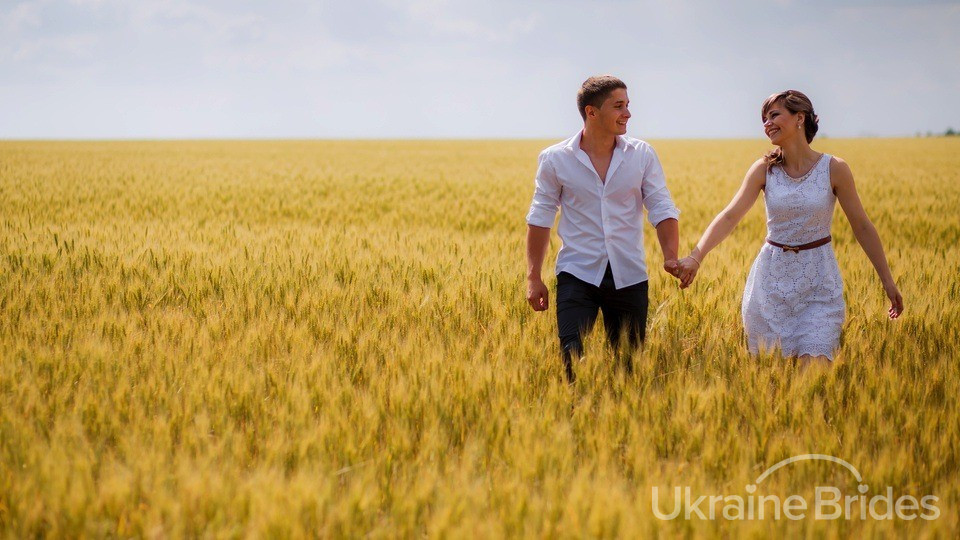 3 ways to build trust with a woman