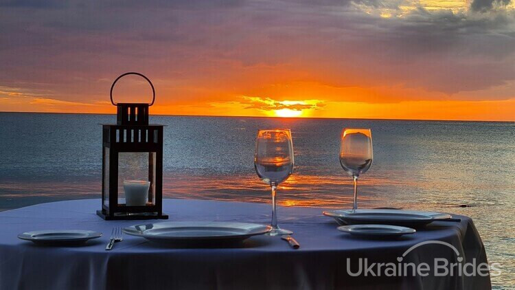 Why Is A Dinner Date The Most Romantic Second Date?